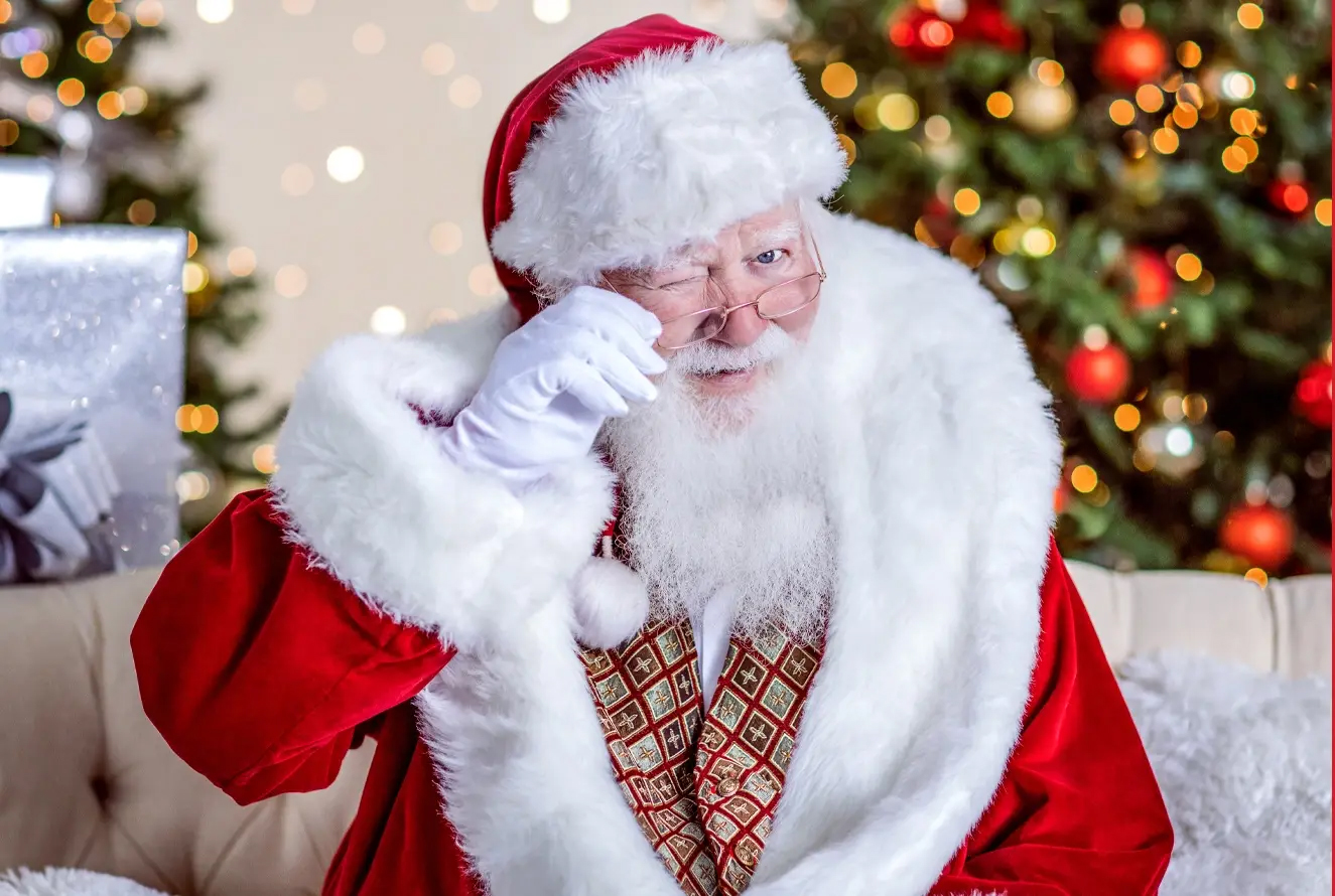 Santa Photos at Great Mall - India Parent Magazine